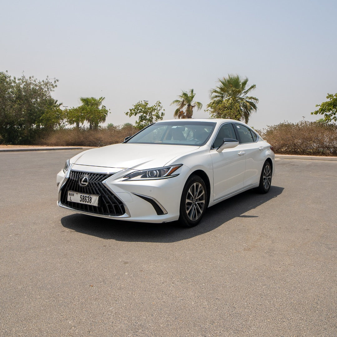 Lexus ES300 Chauffeur Rental in Dubai